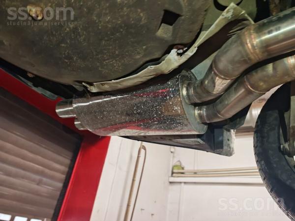Sarkans Audi A8 1995 Rīga, ar dzinēja tilpumu 4.20 L un nobraukumu 324 tūkst. km par 2000 €, foto 9 vietnē AUTOMOTO.COM.LV