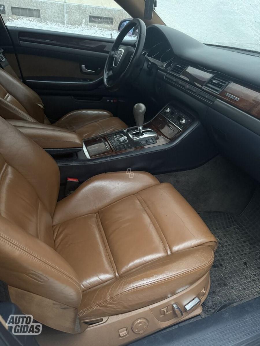 Sarkans Audi A8 2004 Viļņa, ar dzinēja tilpumu 3.00 L un nobraukumu 450 tūkst. km par 2000 €, foto 7 vietnē AUTOMOTO.COM.LV