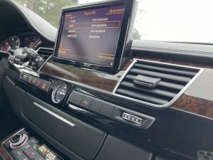Red Audi A8 2014 in Riga, with an engine capacity of 3.00 L and mileage of 208 thousand km for 19350 €, photo 4 on AUTOMOTO.COM.LV