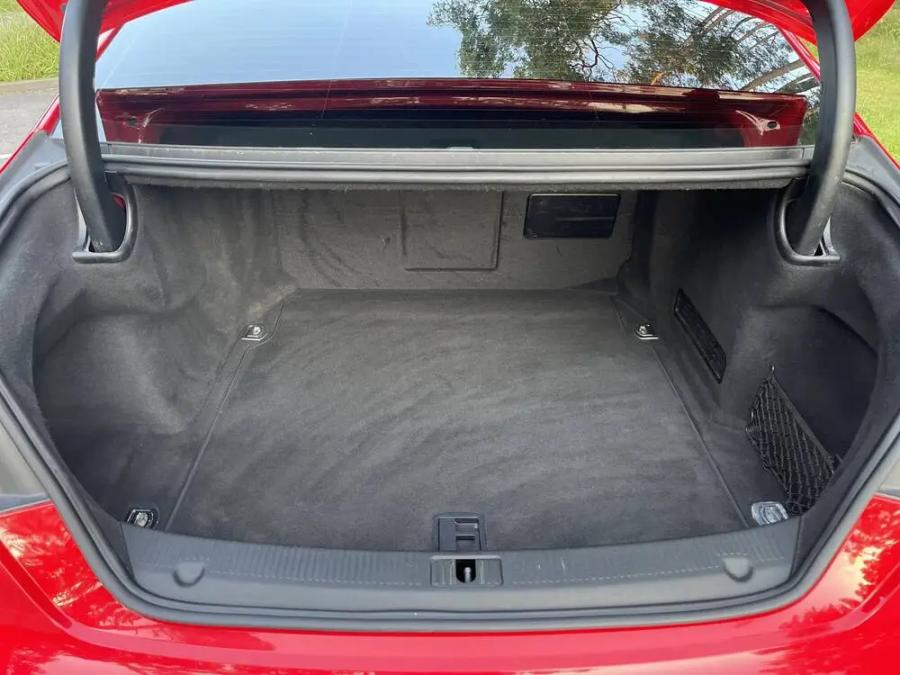Red Audi A8 2014 in Jurmala, with an engine capacity of 3.00 L and mileage of 229 thousand km for 17650 €, photo 29 on AUTOMOTO.COM.LV