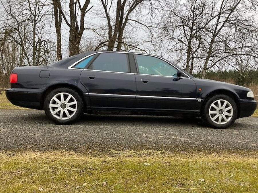 Audi A8 1995 in Parnu, with an engine capacity of 0.00 L and mileage of 235 thousand km for 4000 €, photo 2 on AUTOMOTO.COM.LV