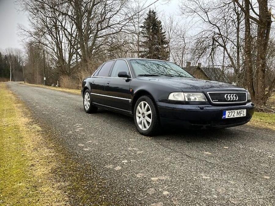 Audi A8 1995 in Parnu, with an engine capacity of 0.00 L and mileage of 235 thousand km for 4000 €, photo 5 on AUTOMOTO.COM.LV