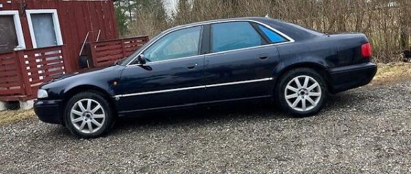 Audi A8 1995 in Parnu, with an engine capacity of 0.00 L and mileage of 235 thousand km for 4000 €, photo 6 on AUTOMOTO.COM.LV