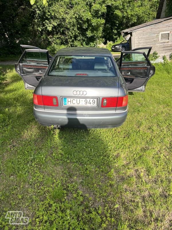Audi A8 1997 in Vilnius, with an engine capacity of 2.80 L and mileage of 462 thousand km for 2000 €, photo 6 on AUTOMOTO.COM.LV