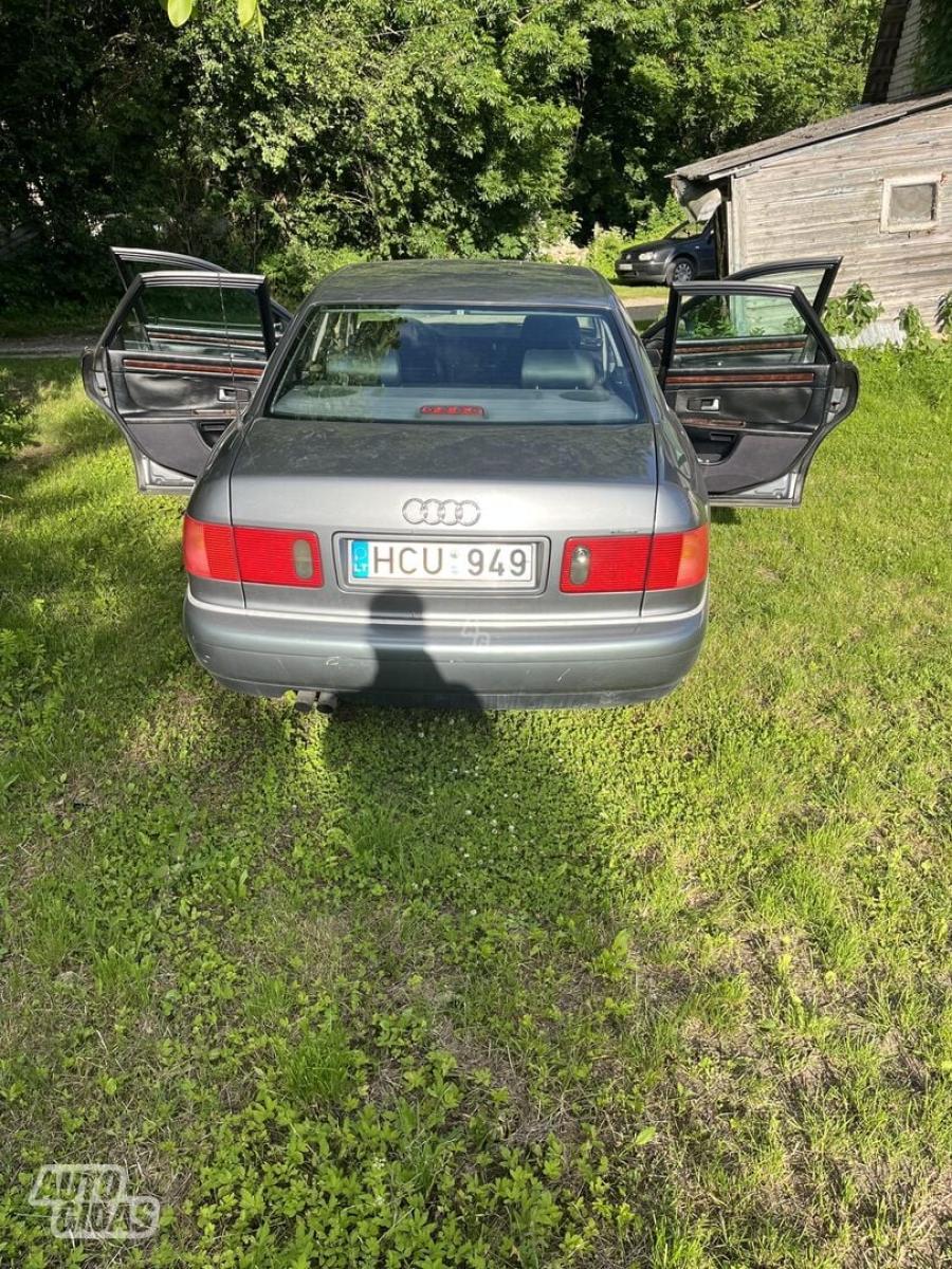 Audi A8 1997 Viļņa, ar dzinēja tilpumu 2.80 L un nobraukumu 462 tūkst. km par 2000 €, foto 7 vietnē AUTOMOTO.COM.LV