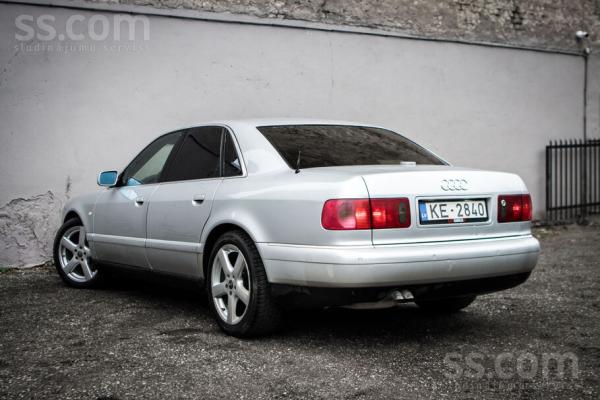Audi A8 2001 Rīga, ar dzinēja tilpumu 2.50 L un nobraukumu 380 tūkst. km par 2500 €, foto 6 vietnē AUTOMOTO.COM.LV