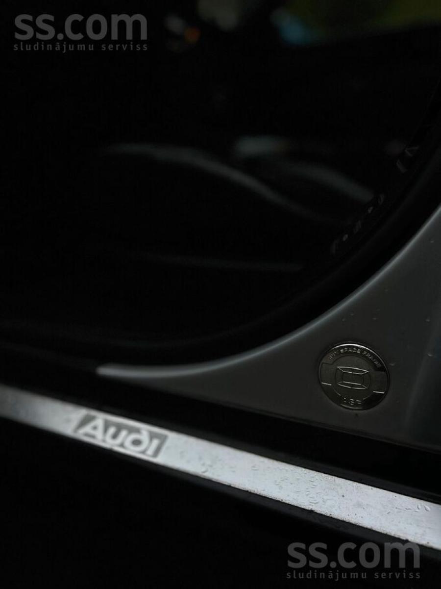 Audi A8 2001 in Riga, with an engine capacity of 2.50 L and mileage of 360 thousand km for 3600 €, photo 5 on AUTOMOTO.COM.LV