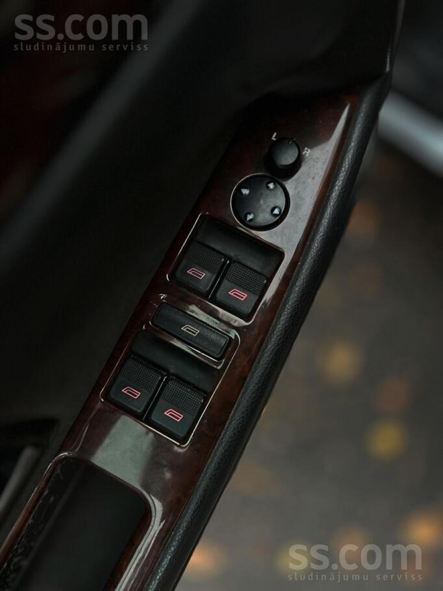 Audi A8 2001 in Riga, with an engine capacity of 2.50 L and mileage of 360 thousand km for 3600 €, photo 9 on AUTOMOTO.COM.LV