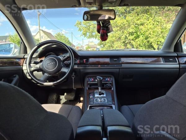 Audi A8 2004 in Daugavpils, with an engine capacity of 3.00 L and mileage of 290 thousand km for 3900 €, photo 4 on AUTOMOTO.COM.LV