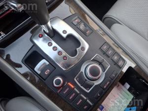 Audi A8 2005 in Daugavpils, with an engine capacity of 4.20 L and mileage of 285 thousand km for 5890 €, photo 16 on AUTOMOTO.COM.LV