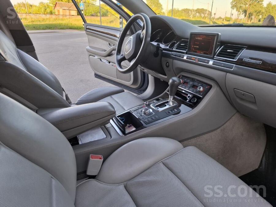 Audi A8 2005 in Daugavpils, with an engine capacity of 4.20 L and mileage of 285 thousand km for 5200 €, photo 8 on AUTOMOTO.COM.LV