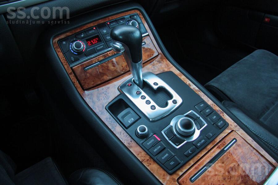 Audi A8 2008 in Riga, with an engine capacity of 3.00 L and mileage of 290 thousand km for 8100 €, photo 11 on AUTOMOTO.COM.LV