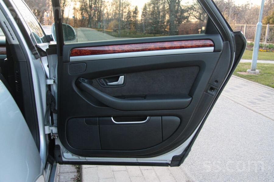 Audi A8 2008 in Riga, with an engine capacity of 3.00 L and mileage of 290 thousand km for 8100 €, photo 23 on AUTOMOTO.COM.LV