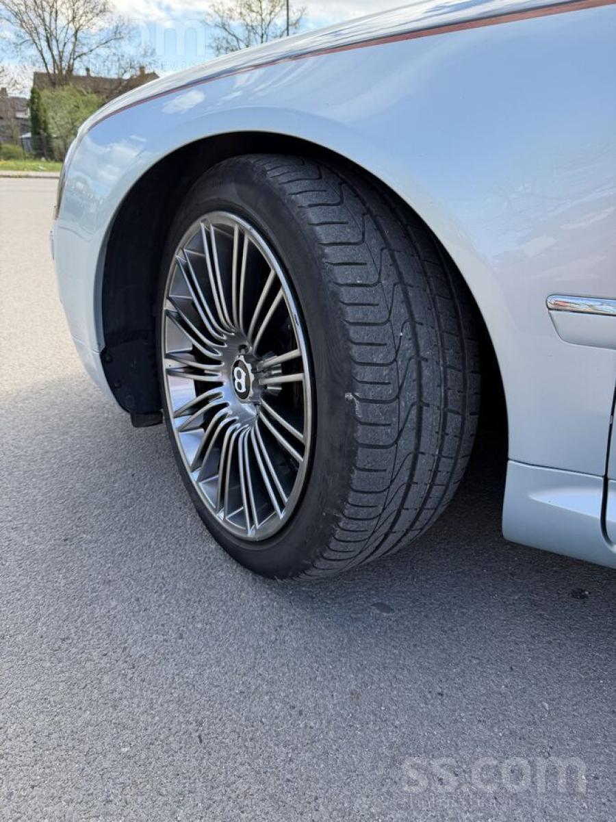 Audi A8 2008 in Riga, with an engine capacity of 4.20 L and mileage of 344 thousand km for 9100 €, photo 15 on AUTOMOTO.COM.LV