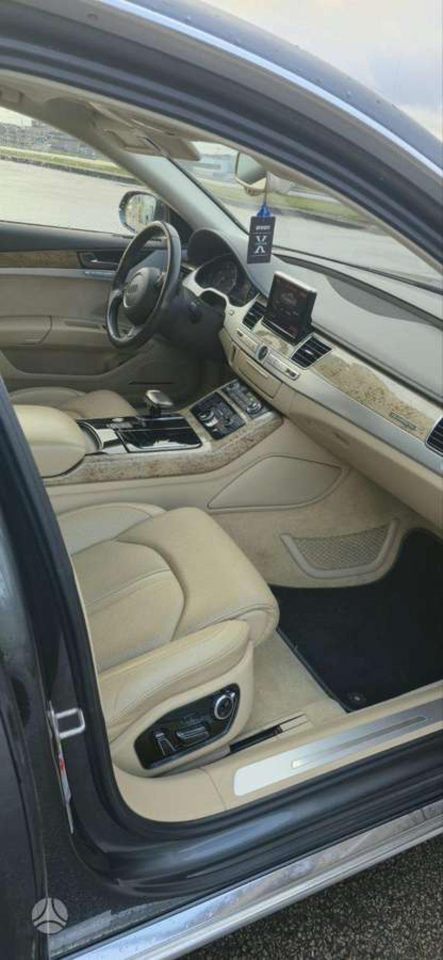 Audi A8 2010 in Panevezys, with an engine capacity of 4.13 L and mileage of 313 thousand km for 11300 €, photo 10 on AUTOMOTO.COM.LV