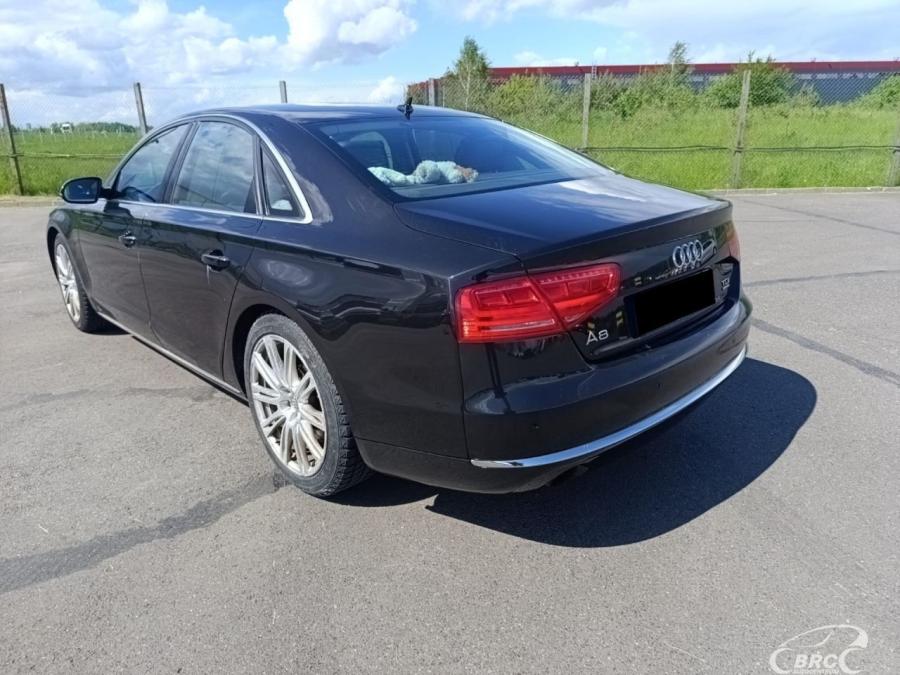 Audi A8 2010 in Vilnius, with an engine capacity of 4.13 L and mileage of 417 thousand km for 8900 €, photo 4 on AUTOMOTO.COM.LV