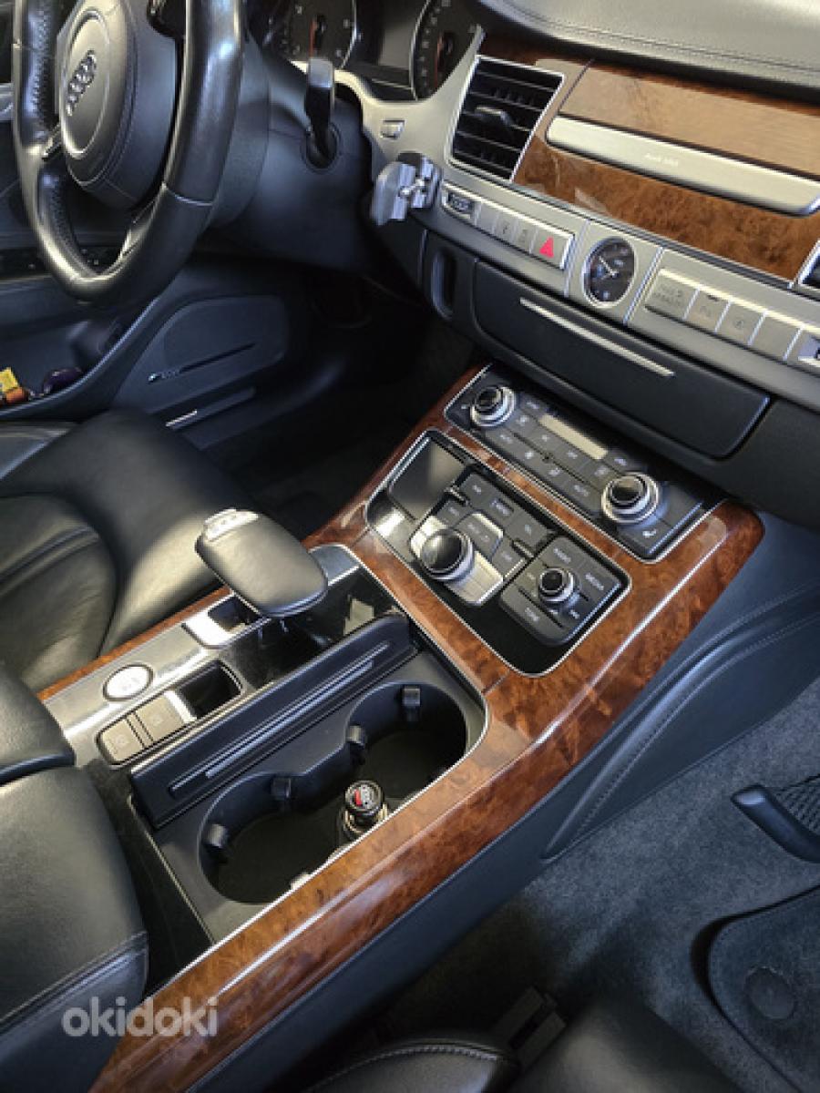 Audi A8 2010 in Turi, with an engine capacity of 4.20 L and mileage of 327 thousand km for 11500 €, photo 16 on AUTOMOTO.COM.LV