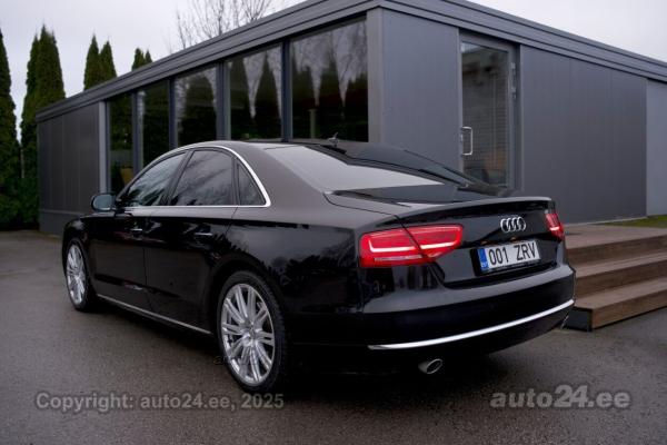 Audi A8 2011 Tallina, ar dzinēja tilpumu 3.00 L un nobraukumu 240 tūkst. km par 14500 €, foto 2 vietnē AUTOMOTO.COM.LV