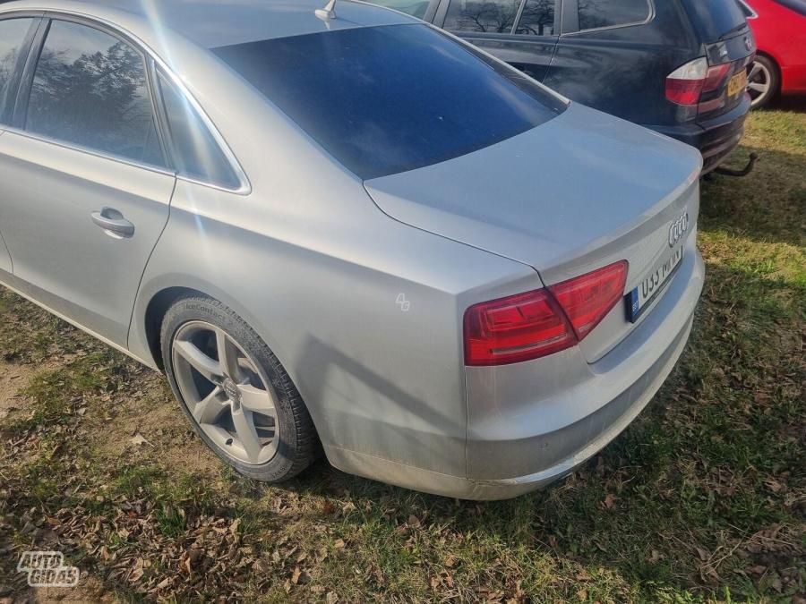Audi A8 2011 in Taurage, with an engine capacity of 4.20 L and mileage of 295 thousand km for 9200 €, photo 6 on AUTOMOTO.COM.LV