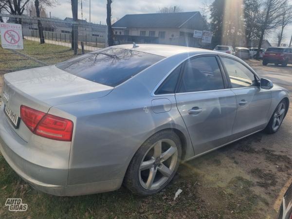 Audi A8 2011 in Taurage, with an engine capacity of 4.20 L and mileage of 295 thousand km for 9200 €, photo 7 on AUTOMOTO.COM.LV
