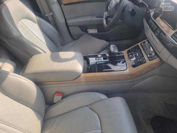 Audi A8 2011 in Taurage, with an engine capacity of 4.20 L and mileage of 295 thousand km for 9200 €, photo 8 on AUTOMOTO.COM.LV