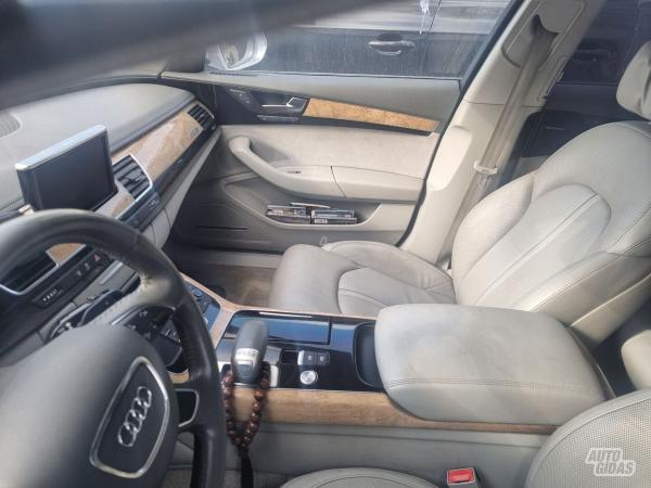 Audi A8 2011 in Taurage, with an engine capacity of 4.20 L and mileage of 295 thousand km for 9200 €, photo 9 on AUTOMOTO.COM.LV