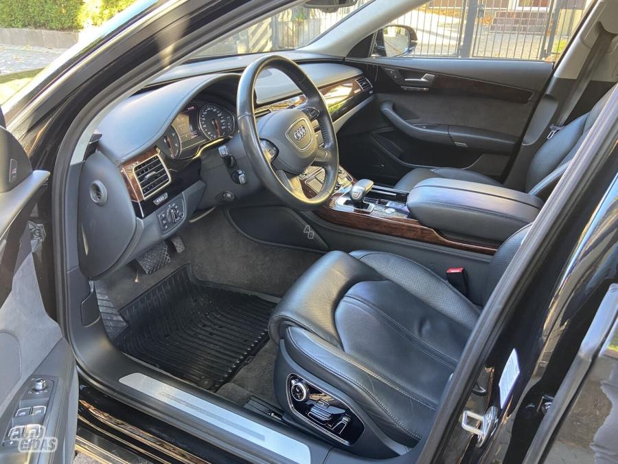 Audi A8 2011 in Klaipeda, with an engine capacity of 3.00 L and mileage of 320 thousand km for 14765 €, photo 26 on AUTOMOTO.COM.LV