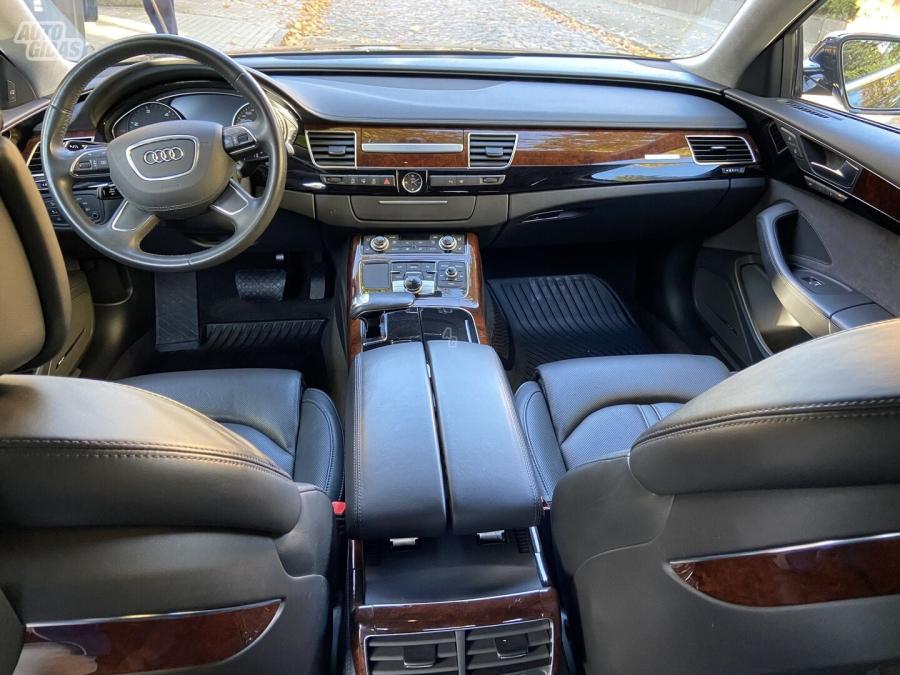 Audi A8 2011 in Klaipeda, with an engine capacity of 3.00 L and mileage of 320 thousand km for 14765 €, photo 28 on AUTOMOTO.COM.LV