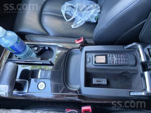 Audi A8 2011 in Riga, with an engine capacity of 3.00 L and mileage of 351 thousand km for 14300 €, photo 22 on AUTOMOTO.COM.LV