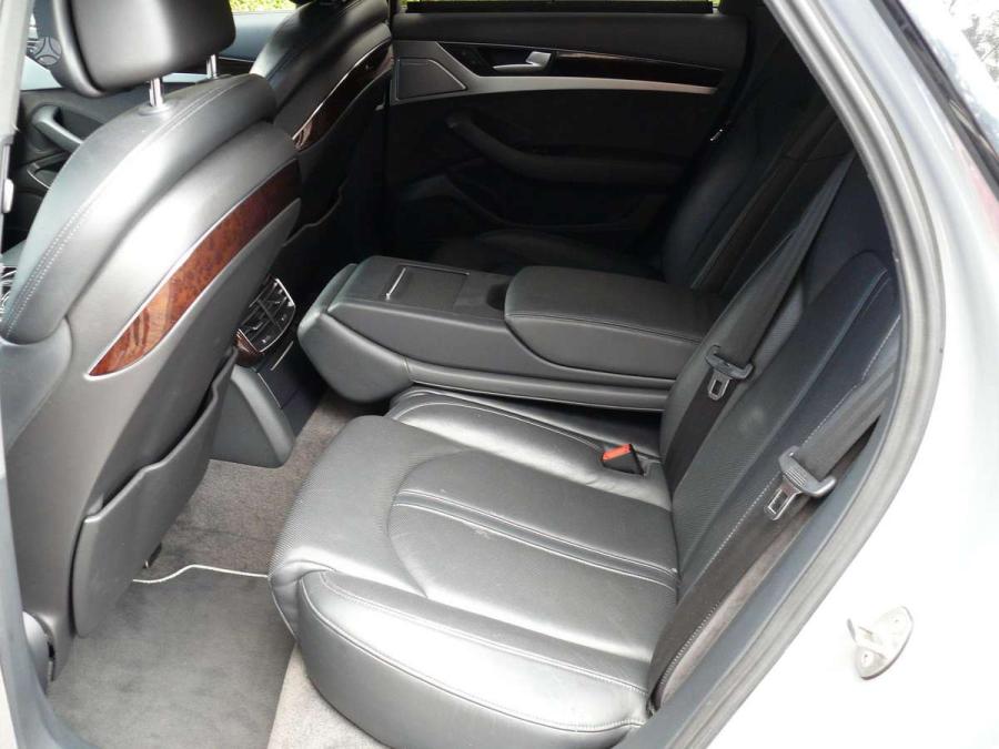 Audi A8 2011 Viļņa, ar dzinēja tilpumu 2.97 L un nobraukumu 283 tūkst. km par 12000 €, foto 9 vietnē AUTOMOTO.COM.LV