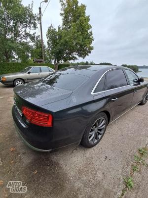 Audi A8 2011 in Ignalina, with an engine capacity of 4.20 L and mileage of 100 thousand km for 10200 €, photo 6 on AUTOMOTO.COM.LV
