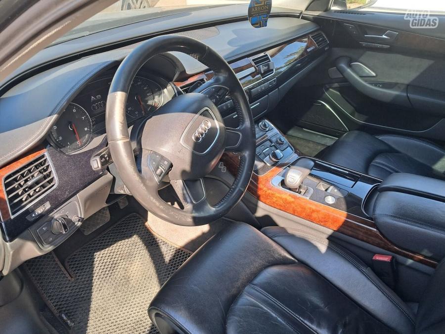 Audi A8 2011 in Ignalina, with an engine capacity of 4.20 L and mileage of 100 thousand km for 10200 €, photo 8 on AUTOMOTO.COM.LV
