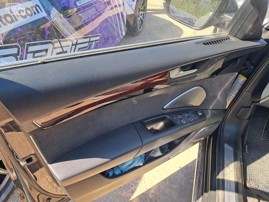 Audi A8 2011 in Ignalina, with an engine capacity of 4.20 L and mileage of 100 thousand km for 10200 €, photo 9 on AUTOMOTO.COM.LV