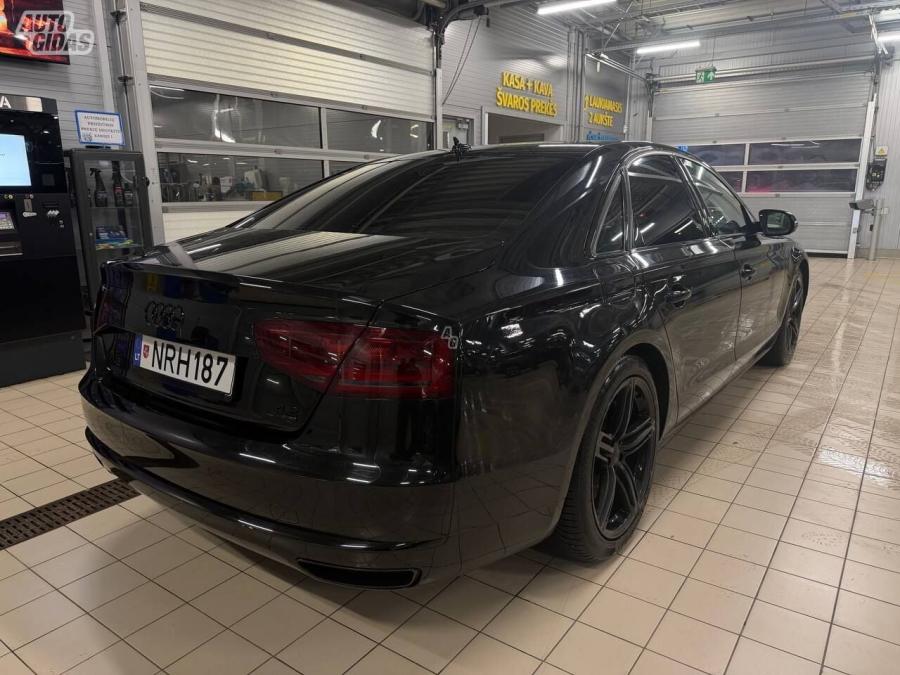 Audi A8 2012 Viļņa, ar dzinēja tilpumu 4.20 L un nobraukumu 167 tūkst. km par 12000 €, foto 5 vietnē AUTOMOTO.COM.LV
