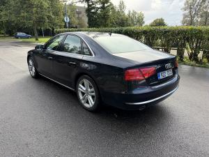 Audi A8 2012 in Tallinn, with an engine capacity of 4.20 L and mileage of 284 thousand km for 14000 €, photo 7 on AUTOMOTO.COM.LV