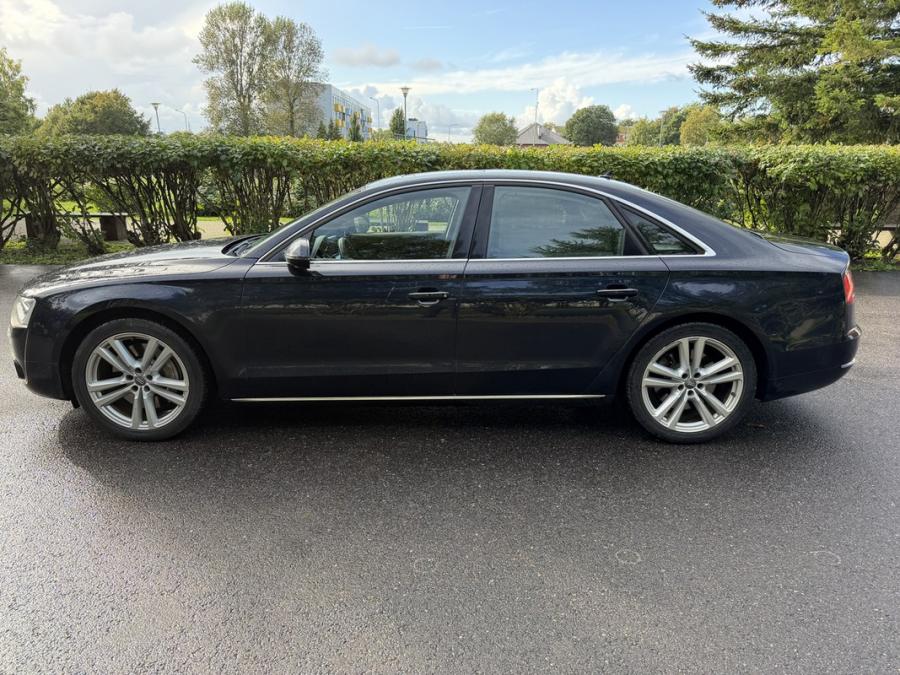 Audi A8 2012 in Tallinn, with an engine capacity of 4.20 L and mileage of 284 thousand km for 14000 €, photo 20 on AUTOMOTO.COM.LV
