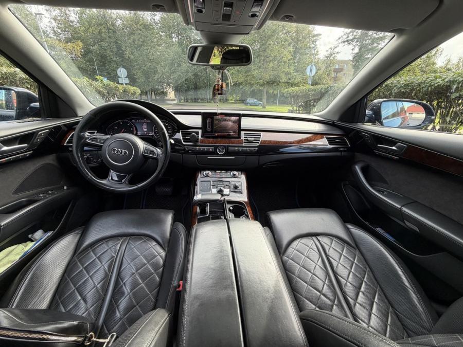 Audi A8 2012 in Tallinn, with an engine capacity of 4.20 L and mileage of 284 thousand km for 14000 €, photo 23 on AUTOMOTO.COM.LV