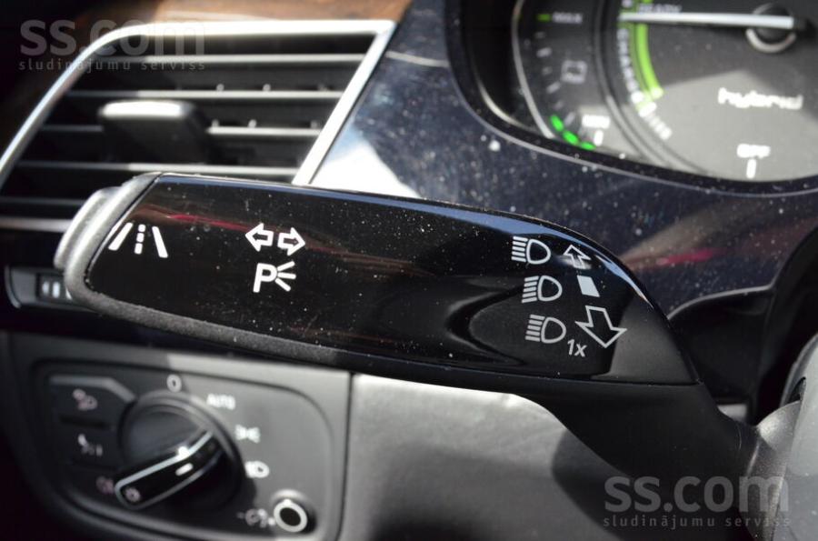 Audi A8 2013 Ventspils, ar dzinēja tilpumu 2.00 L un nobraukumu 157 tūkst. km par 19000 €, foto 15 vietnē AUTOMOTO.COM.LV