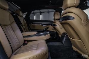 Audi A8 2018 in Kaunas, with an engine capacity of 3.00 L and mileage of 240 thousand km for 36500 €, photo 12 on AUTOMOTO.COM.LV