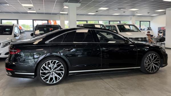 Audi A8 2023 Klaipėda, ar dzinēja tilpumu 2.97 L un nobraukumu 129 tūkst. km par 69900 €, foto 3 vietnē AUTOMOTO.COM.LV