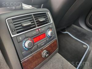 White Audi A8 2008 in Riga, with an engine capacity of 3.00 L and mileage of 0 thousand km for 8450 €, photo 20 on AUTOMOTO.COM.LV