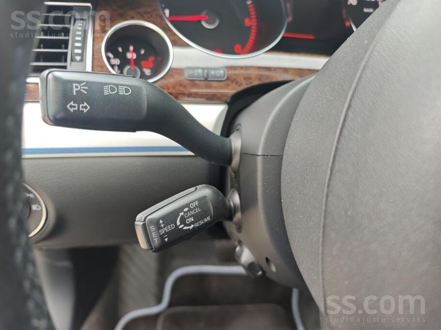 White Audi A8 2008 in Riga, with an engine capacity of 3.00 L and mileage of 0 thousand km for 8450 €, photo 22 on AUTOMOTO.COM.LV