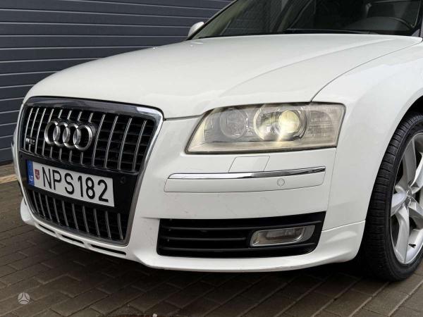White Audi A8 2009 in Vilnius, with an engine capacity of 4.20 L and mileage of 220 thousand km for 5990 €, photo 11 on AUTOMOTO.COM.LV