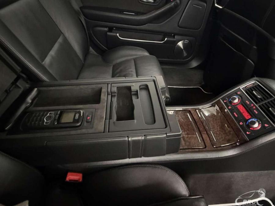 Balts Audi A8 2009 Viļņa, ar dzinēja tilpumu 4.13 L un nobraukumu 244 tūkst. km par 8900 €, foto 23 vietnē AUTOMOTO.COM.LV