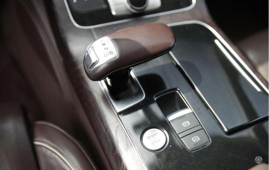 Balts Audi A8 2012 Panevēža, ar dzinēja tilpumu 3.00 L un nobraukumu 350 tūkst. km par 8350 €, foto 10 vietnē AUTOMOTO.COM.LV