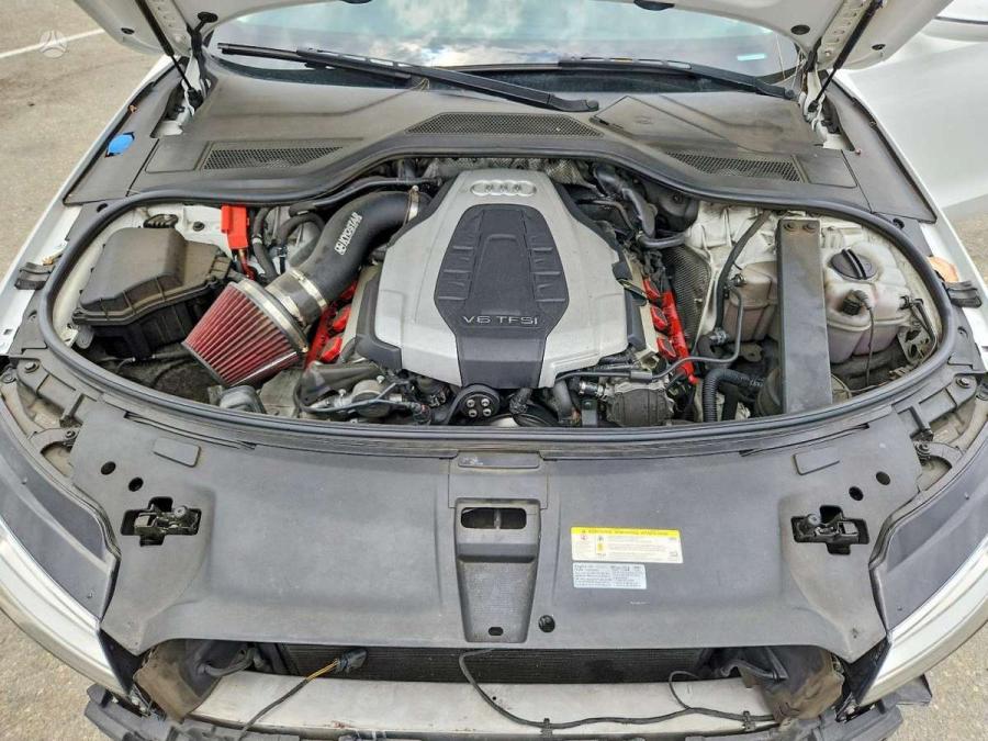 White Audi A8 2015 in Vilnius, with an engine capacity of 3.00 L and mileage of 176 thousand km for 8000 €, photo 12 on AUTOMOTO.COM.LV