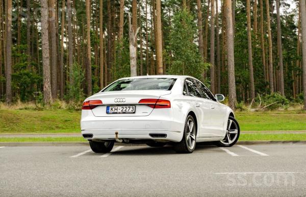 White Audi A8 2016 in Riga, with an engine capacity of 3.00 L and mileage of 189 thousand km for 22590 €, photo 5 on AUTOMOTO.COM.LV