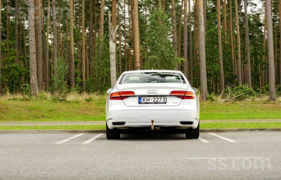 White Audi A8 2016 in Riga, with an engine capacity of 3.00 L and mileage of 189 thousand km for 22590 €, photo 6 on AUTOMOTO.COM.LV