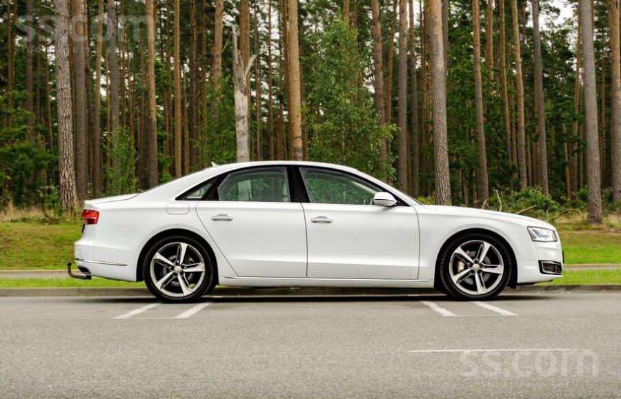 White Audi A8 2016 in Riga, with an engine capacity of 3.00 L and mileage of 189 thousand km for 22590 €, photo 8 on AUTOMOTO.COM.LV