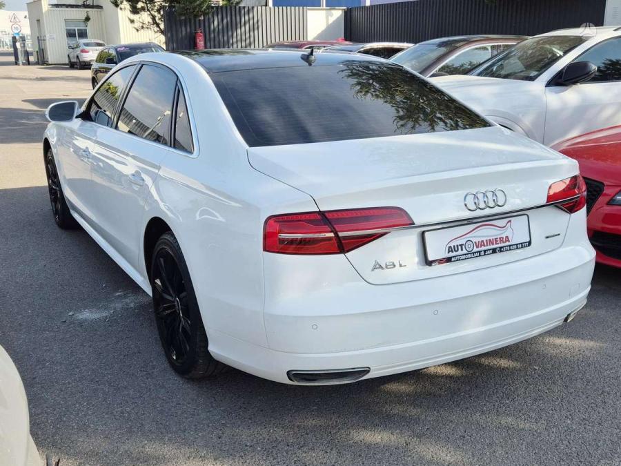 Balts Audi A8 2017 Viļņa, ar dzinēja tilpumu 3.00 L un nobraukumu 100 tūkst. km par 17400 €, foto 4 vietnē AUTOMOTO.COM.LV